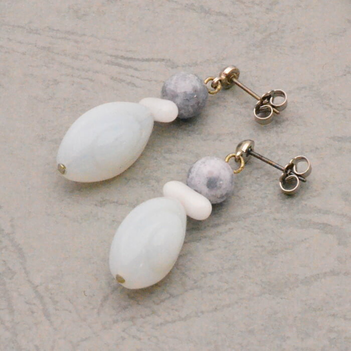 商品詳細材質真鍮、ガラスサイズ約3.5x1cm重さ重さ約4g(片方)ご注意ご視聴のモニターにより、実際の色と異なって見える場合がございます。また写真は原寸大ではございません。細部パーツの仕様は予告なく変更となる場合がございます。多少画像との...