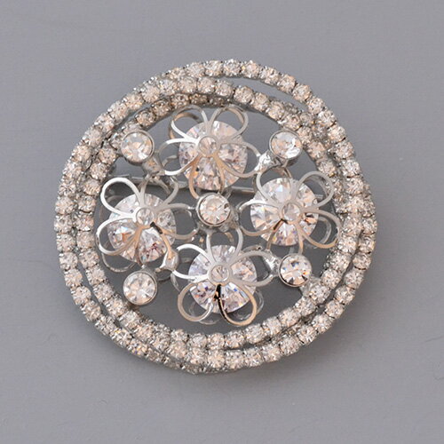 商品詳細材質合金、ガラスサイズ約3.8x3.8cm重さ約13gご注意ご視聴のモニターにより、実際の色と異なって見える場合がございます。また写真は原寸大ではございません。細部パーツの仕様は予告なく変更となる場合がございます。多少画像との違いが...