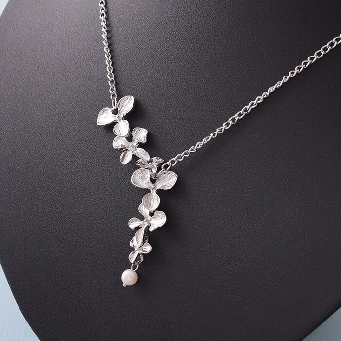 商品詳細材質合金、プラスチックサイズ長さ約46cm重さ約12.7gご注意ご視聴のモニターにより、実際の色と異なって見える場合がございます。また写真は原寸大ではございません。細部パーツの仕様は予告なく変更となる場合がございます。多少画像との違...