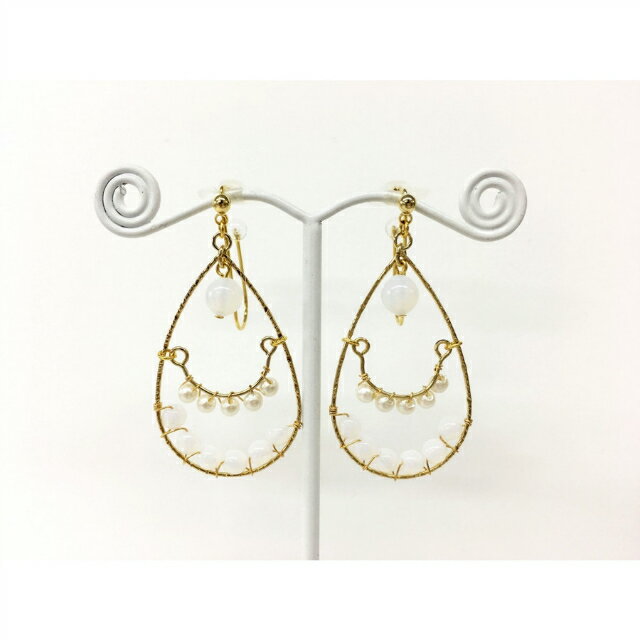 商品説明ピナチョコについて テレビ、新聞、雑誌で紹介された痛くない新感覚アクセサリー。ピアスでもイヤリングでもない、 見たことのない耳アクセサリーのピナチョコです。装着かんたんで軽い着け心地。ピアス穴ももちろん不要です。意匠登録、商標登録済...