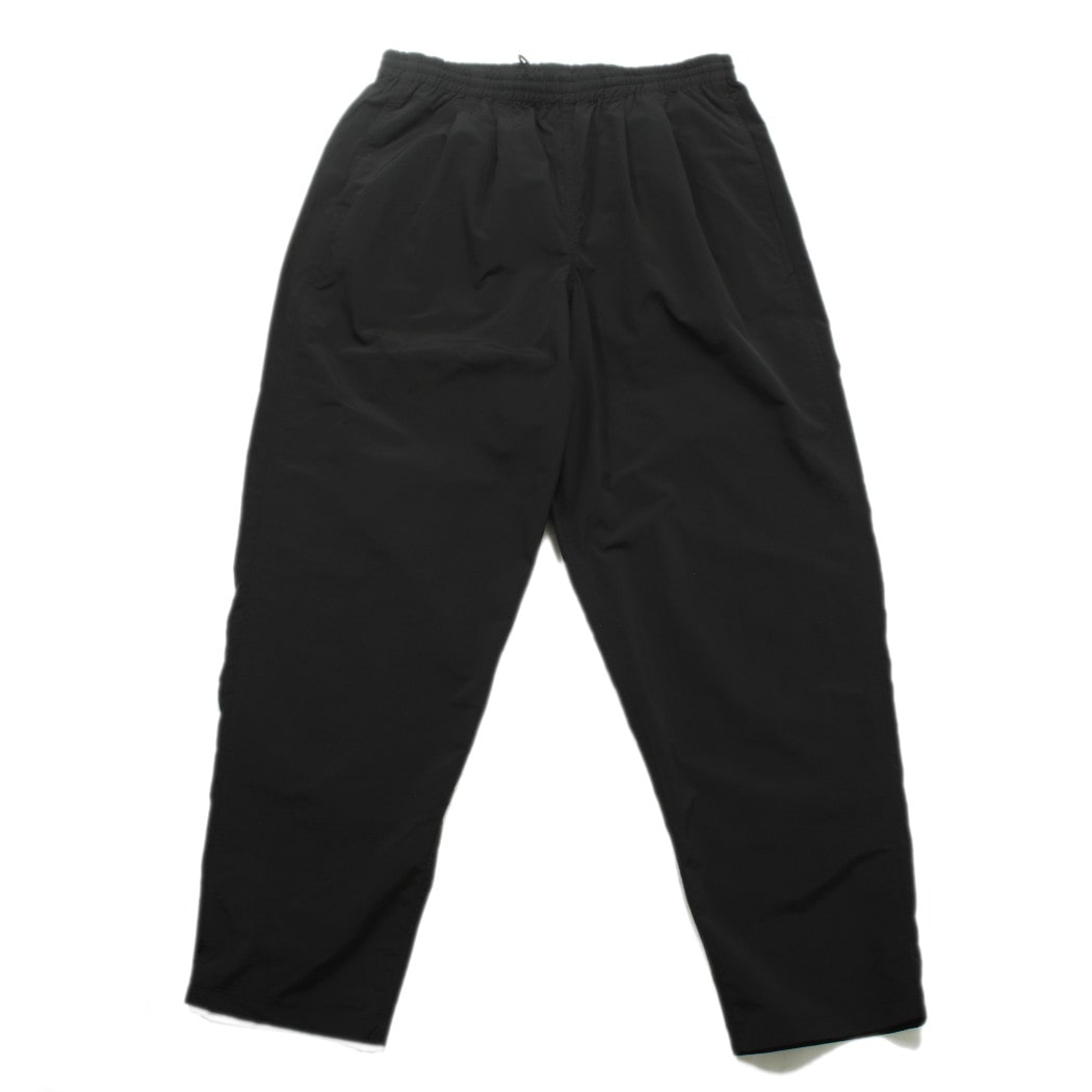 BURLAP OUTFITTER BURLAP OUTFITTER（バーラップアウトフィッター）。"ASK THE FABRIC"（生地に聞け）がメインコンセプト。高機能素材を使用して、デザイン性の高いデイリーウエアを提案します。軽くて暖か...