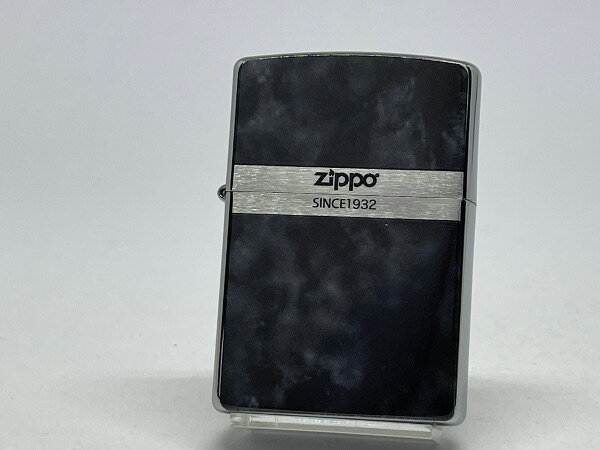 ギフト対応 商品説明 ★人気のマーブル＆ロゴデザイン。高見え抜群の逸品。 主な特長 ●ZIPPOレギュラーサイズベース ●インクジェット仕上 ●底面の刻印は異なる場合がございます。 ●保証書・箱 備考