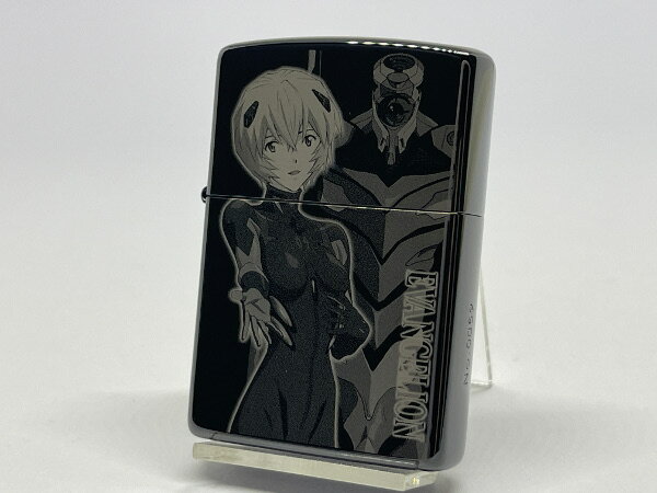 ギフト対応 商品説明 ★「エヴァンゲリオン新劇場版」シリーズよりレイ、アスカ、マリとその搭乗機体がブラックチタンコーティングと高精細マイクロレーザー彫刻により美麗に再現されたZIPPOが登場！ 　側面には1本ずつシリアルナンバーを刻印。 　...