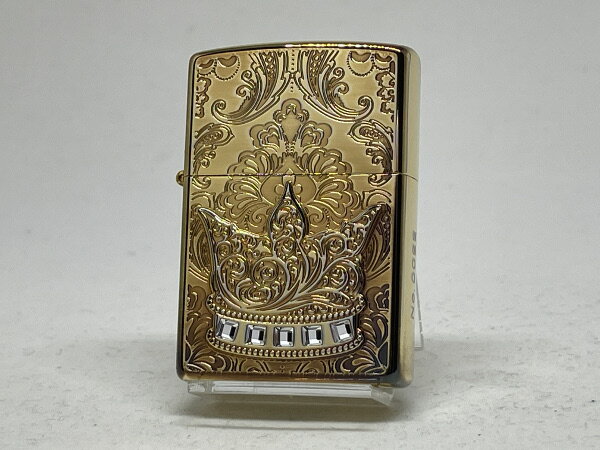 ギフト対応 主な特長 ●ZIPPO No.200ベース ●エッチング、メタル、ラインストーン貼り ●側面シリアルナンバー刻印 ※シリアルナンバーは選べません。 ●底面の刻印は画像と異なる場合がございます。 ●保証書・箱。 備考