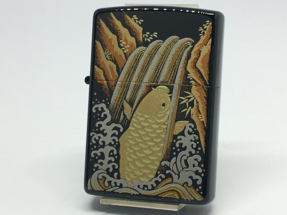 ギフト対応 商品説明 ★日本の伝統工芸美を感じる逸品。 主な特長 ●ZIPPO No.200ベース ●本金蒔絵 ●インサイドユニットは金色 ●底面の刻印は異なる場合がございます。 ●保証書・箱 備考