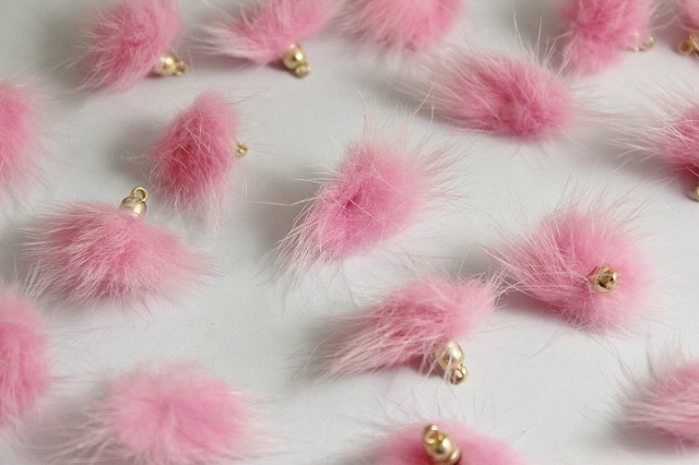 直径：約3cm広げた時のサイズです。カン内径：約2mm数量：4個ピアス・イヤリングにいかがですか。ご購入前に必ずご確認ください 同梱と送料について 複数商品を一緒にご購入の場合は同梱発送いたします。送料は1件分のみとなります。他の商品もぜひ...