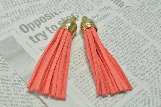 シエード調のロングタッセルです。軽いので、ピアス、イヤリングに最適です。長さ57mm　カン内径2mm数量：2個ピアス イヤリング タッセル パーツ ハンドメイドご購入前に必ずご確認ください 同梱と送料について 複数商品を一緒にご購入の場合は...