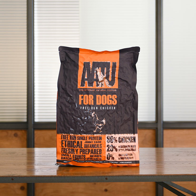 ■AATU ドライフード フォードッグ チキン 5kg AATUは「効率の良い消化、栄養吸収」と「愛犬の満足」を開発のコンセプトとしています。 上質な肉食ダイエットを好む愛犬たちのために肉（魚）80％と20％のフルーツ、ハーブ、植物由来原料...
