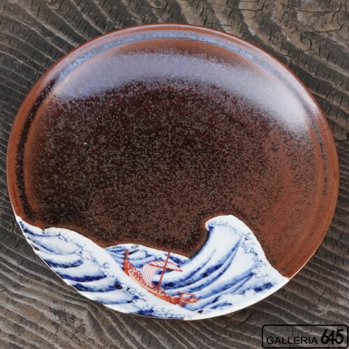 商品詳細 ------------------------------ 商品コード：091001 商品名：波に船（桐箱入） 作　者：村上三和子 サイズ：径：18.8cm・高：2.8cm 重　さ：未測定 素　材：磁器・つや有 村上三和子の商品...