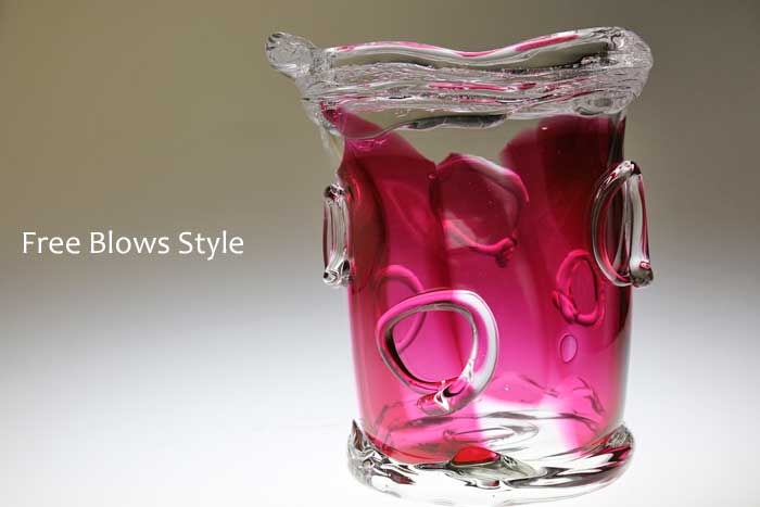 商品説明商品説明 千葉県芝山町で制作しているガラス作家　大村俊二 さん。 熱いガラスを自由自在に操り形にしていく優れた技術 力を持たれている大村さん。 光に当たるときれいに輝くガラスをオリジナルで調合も されています。 流れるような形をした...