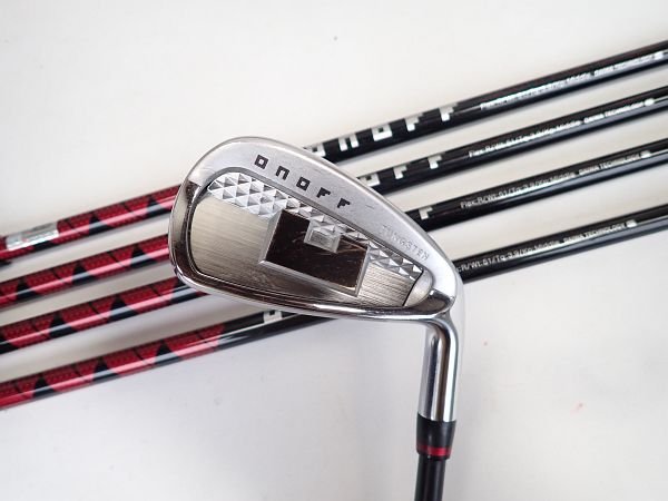 商品説明 ◎メーカー：ダイワ◎商品名：2024 オノフ ONOFF AKA ◎シャフト：SMOOTH KICK MP-524I　ソケット欠けあり修復跡もございます◎フレックス：R ◎ランク：ソール　B　　フェイス　B　　グリップ　CN/新品...