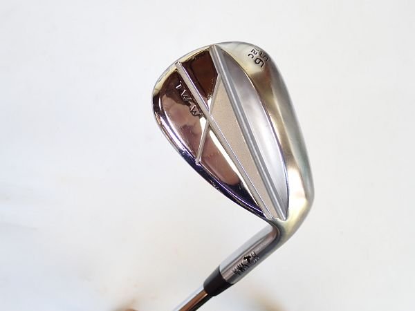 商品説明 ◎メーカー：ホンマ◎商品名：2024 TOUR WORLD TW-W ◎シャフト：D/G リシャフト◎フレックス：S200 ◎総重量：478g◎バランス：D2◎長さ：35インチ◎ヘッドカバー：画像のものになります。(写っていない場...