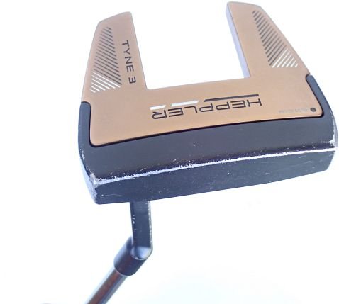 商品説明 ◎メーカー ：PING◎商品名 ：ヘプラー Heppler TYNE 3 34インチ◎総重量：550g◎ヘッドカバー：画像のものになります。(写っていない場合付属しておりません)◎コメント： シャフト全体に擦り傷あります◎ランク：...
