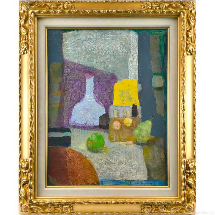 確かな描画力で描かれた、メリハリある色彩とレースの質感、独自の絵肌が際立つ卓上静物です。サロン・ド・アブリル展出品作日動画廊シール1990年制作技法：油彩画作品サイズ：P10号額のサイズ：高さ70×幅58×奥行き6cm作品の状態：作品は良好...