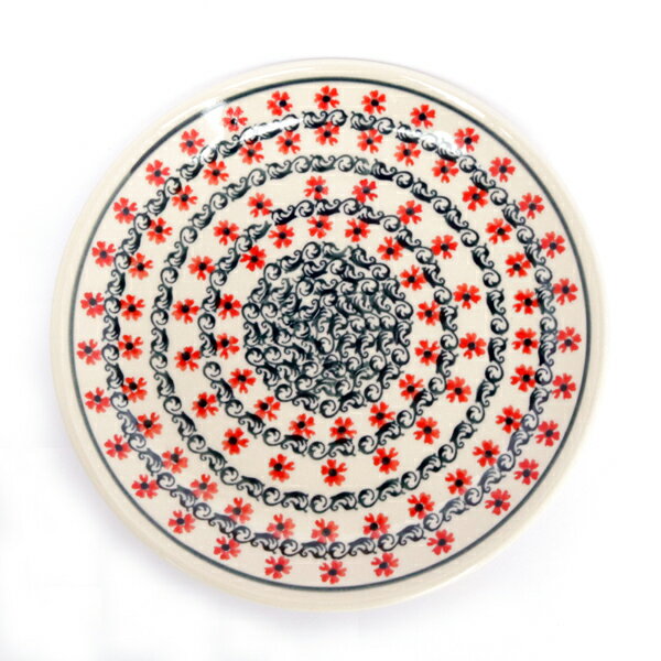 ポーランド ザクワディ ボレスワヴィエツ陶器社のプレート(平皿)19cmです。 取り皿やケーキ,デザート皿に丁度良いサイズです。 サイズ-直径：約19cm/高さ：約2.5cm 電子レンジ、オーブン使用可 ◆ご注文前にご確認ください◆ ※こち...