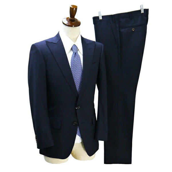 【商品説明】 ・春秋対応。イタリア製カノニコ使用。2つボタンシングル。背抜き。サイドベンツ。フラップポケット。ネーム刺繍あり。本切羽。 ノータック。裾シングル。 ・カラー：ダークネイビー ・素材：画像参照 ・製造会社：タンゴヤ(株) GSカ...