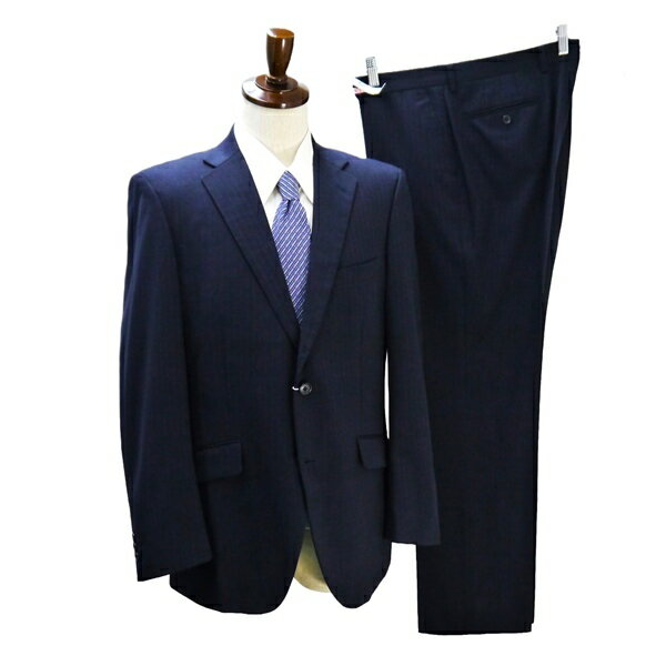 【商品説明】 ・春秋冬対応。2つボタンシングル。総裏地仕上げ。センターベント。フラップポケット。ネーム刺繍あり。開き見せ。 ノータック。裾シングル。 ・カラー：ダークネイビーにストライプ ・素材：画像参照 ・製造会社：全日本紳士服産業協議会...
