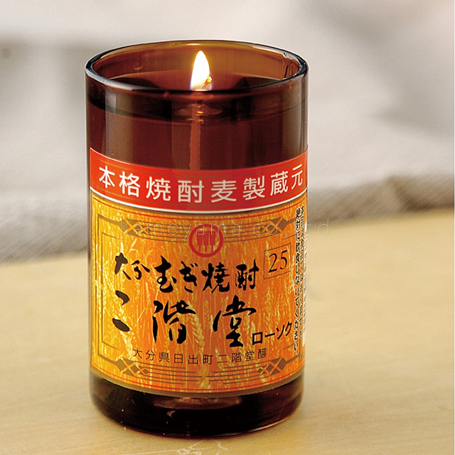 商品説明サイズ小函寸法：L87 ×W60 ×D60(mm)ローソク：φ50 ×H83(mm)メーカーカメヤマローソク備考故人の好物シリーズ※メール便不可商品です。【大分むぎ焼酎 二階堂 キャンドル】 150年以上の歴史を誇る二階堂酒造とのコ...
