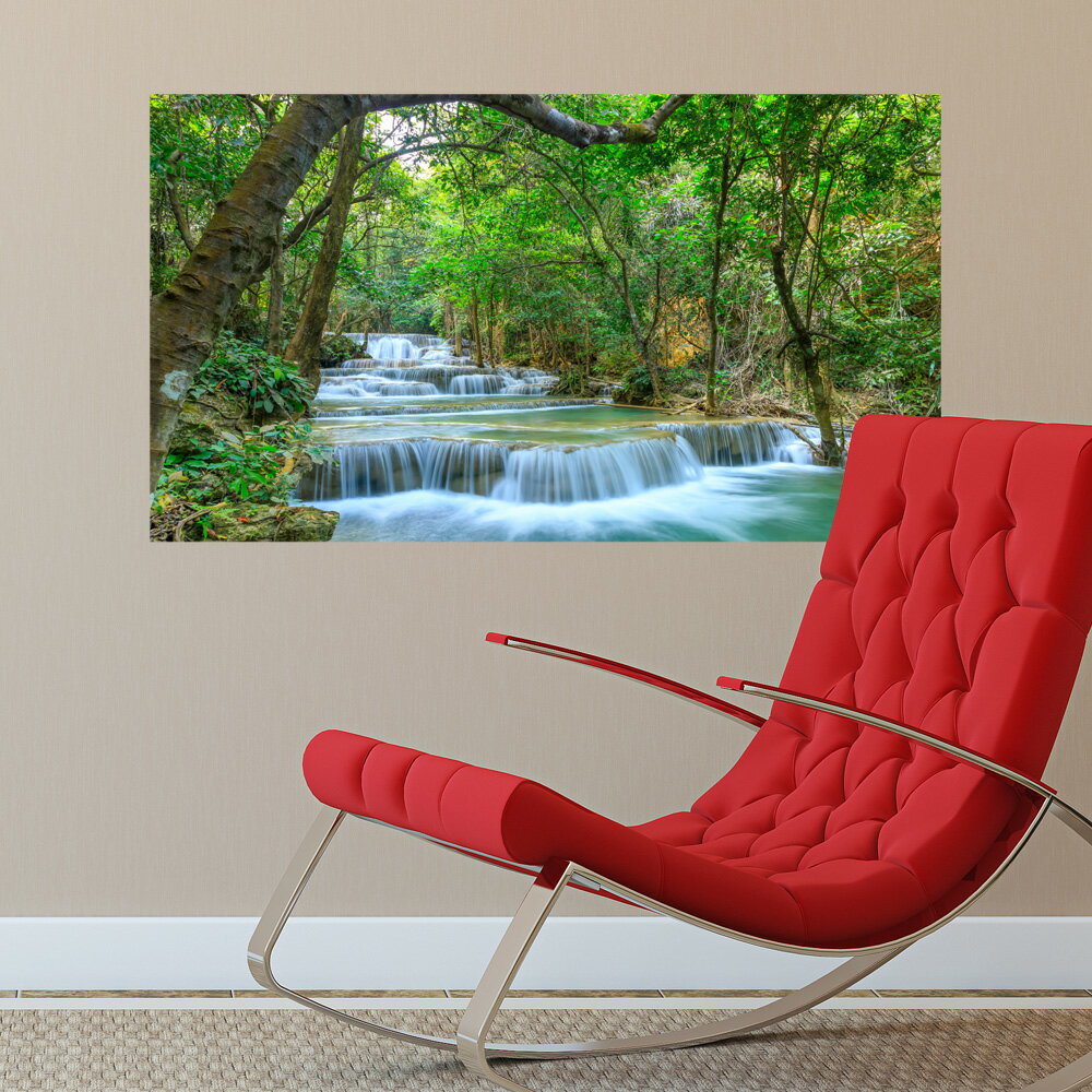 日本製ウォールステッカー 滝 川。自然の風景をお部屋のインテリアに。 つやなしタイプの専用シート、マット調でお部屋によく馴染みます。 ■サイズ：W1060×H600mm ■素材：白地マットシート ■メーカー：MU3・日本製 ■ご使用の前に ...