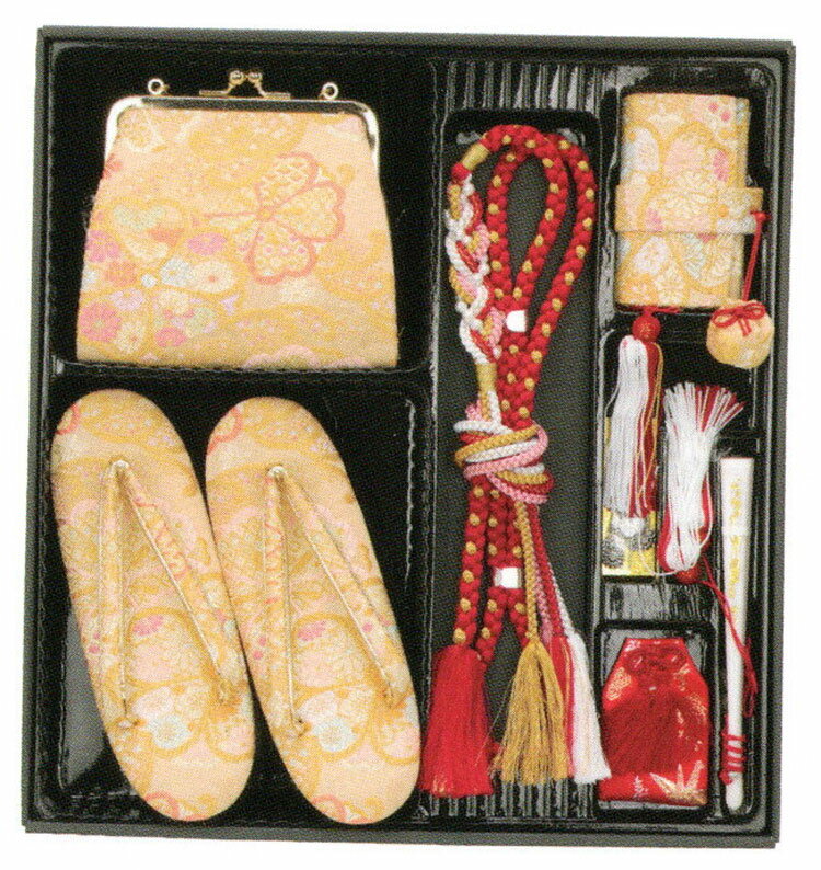 新作・便利な はこせこセット 七五三からお正月まで、さまざまな晴れの日に大活躍します。 【　753の良き日に 祝はこせこセット　】 七五三のお祝いに豪華なセットはいかがですか？ 祝着を彩るのにかかせない小物類です。 草履やバッグなどがセット...