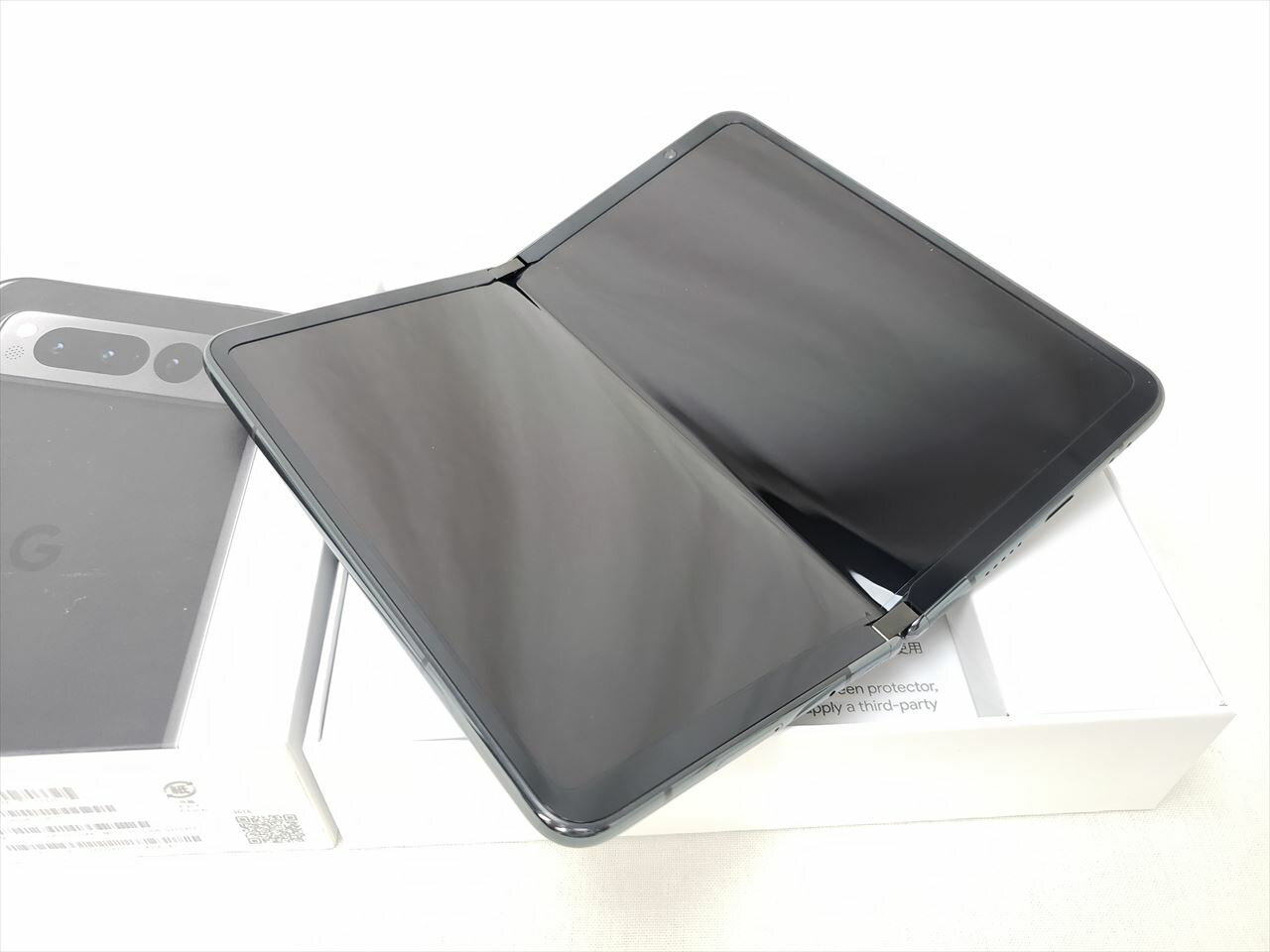 7.6インチ（2208 x 1840）OLED、CPU：Google Tensor G2、メモリー：RAM 12GB/ROM 256GB、4800万+1080万+1080万画素カメラ（イン800万画素）、GPS、Bluetooth5.2、無...