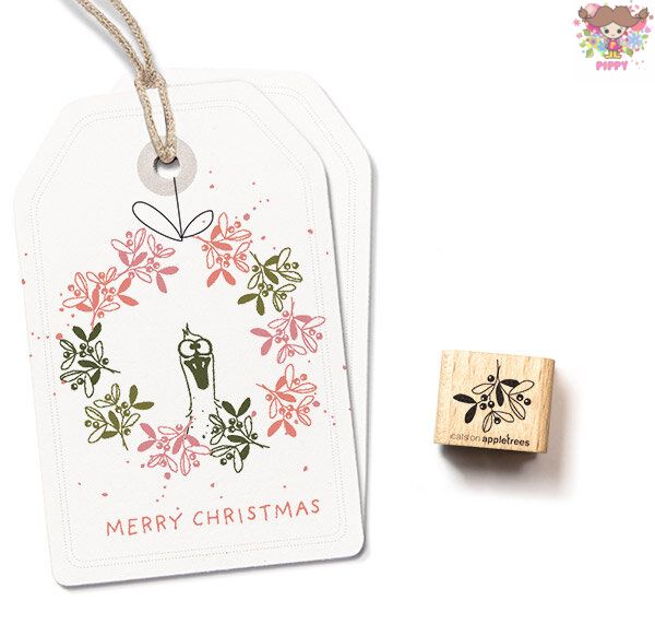 商品詳細 商品名 四角形スタンプ 柄名 Mistletoe 3 商品説明 木製　四角形スタンプ。 押しやすいシャープとどことなく愛らしいアンティーク調のデザイン。手帳やカードメイキング、プレゼント包装など用途は色々！そこに置くだけで雰囲気た...