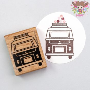 商品詳細 商品名 四角形スタンプ 柄名 Bus 2 商品説明 木製　四角形スタンプ。 押しやすいシャープとどことなく愛らしいアンティーク調のデザイン。手帳やカードメイキング、プレゼント包装など用途は色々！そこに置くだけで雰囲気たっぷりです。...