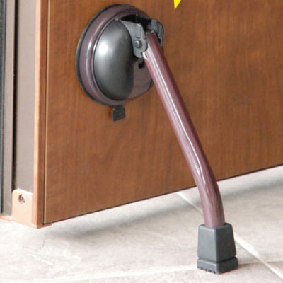 ● おすすめポイント ドアを開けて風を通そう！！ ママがベビーカーでお出かけする時もラクラク♪ ドアを開けたままにできるので玄関のお掃除も楽々♪ 空気の入れ替えにも大活躍☆ 密着ジェルとレバー式吸盤でしっかり固定できます。 ドアを傷つけず取...