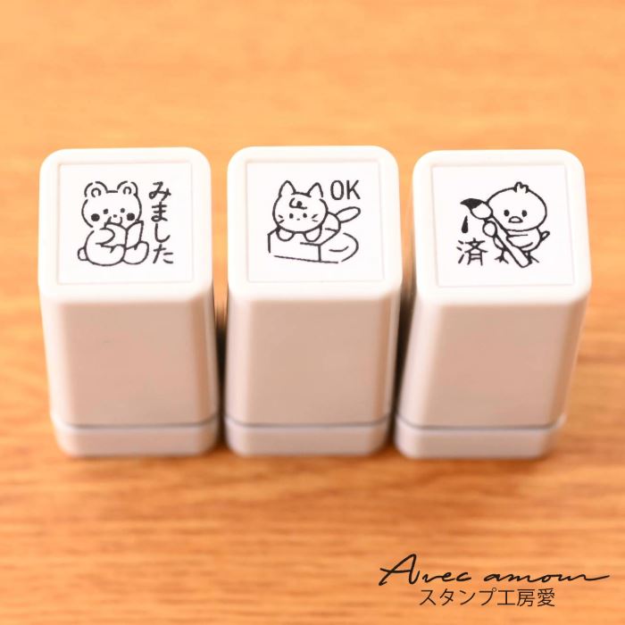 ネコ柄のかわいい3本セットです。 OK 済 みましたの文字の入った絵柄のかわいいワンポイントスタンプです♪ インクバッドいらずの浸透印で、簡単にポン！インク補充もできます！ 商品明細 素材 pp 本体サイズ 横18mm×縦18mm高45mm...
