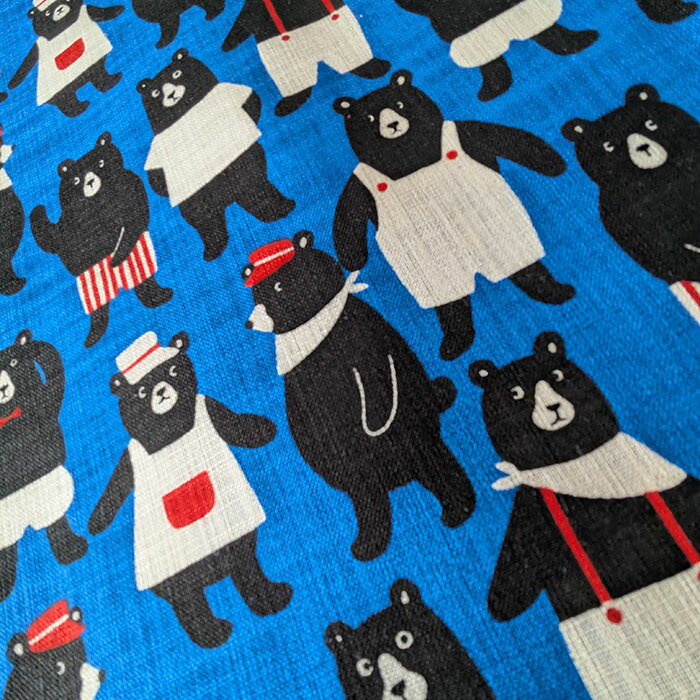 te-tteのスモック 手作りキットはMサイズ：95cm〜110cmサイズ、Lサイズ：115cm〜125cmサイズのスモックです。カット済みのキットだから、届いたらすぐに作り始められます！ ＞＞制作代行のご依頼はこちらから。 ＞＞底布、裏地...