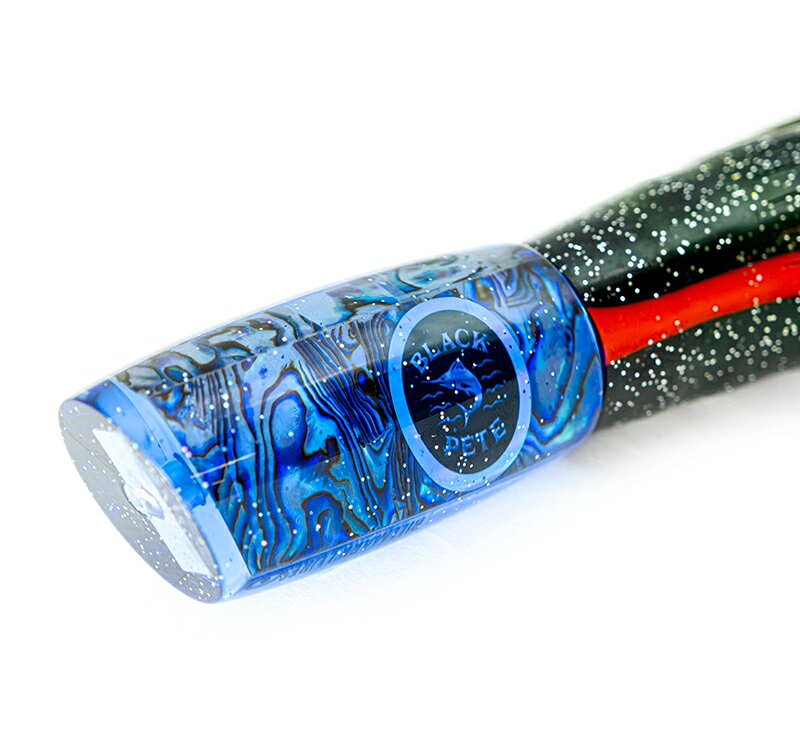 オーストラリアの新鋭ビルダー　ブラック・ピート オーストラリアの新鋭ビルダー　ブラック・ピートはケアンズ沖リザードアイランド海域でのブラックマリーンをターゲットにしたルアーづくりをおこなっています。彼らのつくるルアーの中から、何種類かのヘッ...