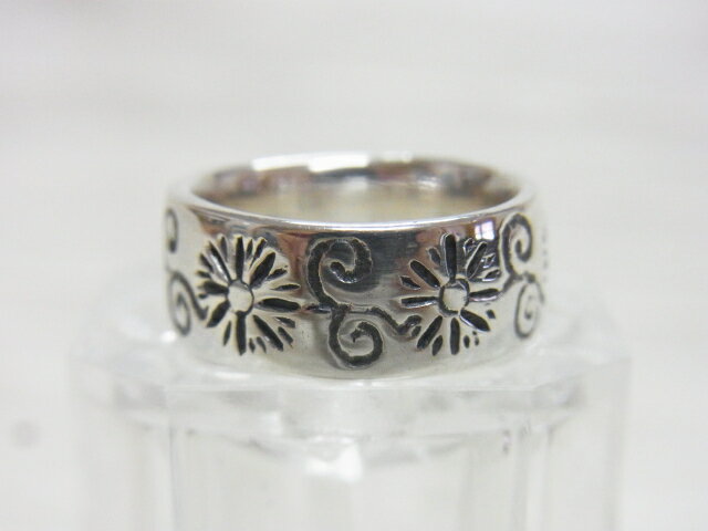 商品詳細 素材 SILVER925 サイズ 幅7mm 備考 この商品のサイズは3号のみになります。シルバー ピンキー 花柄 バレル リング イブシ SILVER925 ♪♪♪渋いお花が咲きます♪♪♪∞∞∞∞∞∞∞SILVER925∞∞∞∞∞...