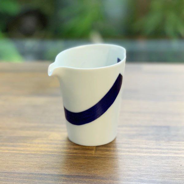 おそろいのぐい飲みも 別売りでございます。 約9×7.5×H9.8cm ・電子レンジ　〇 ・食洗機　〇