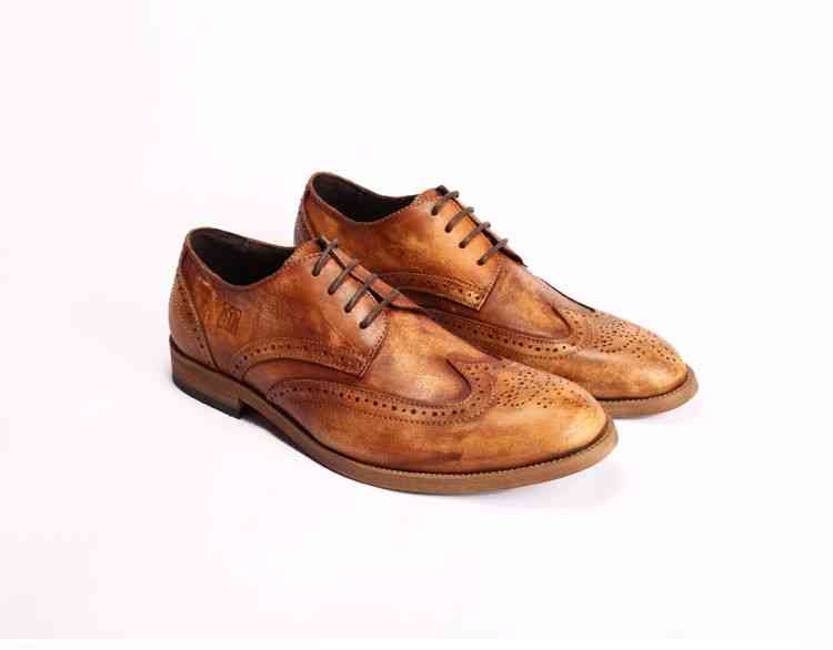 【商品説明】カラー ブラウン イエローサイズ 24 24.5 25 25.5 26 26.5 27素材:本革(牛革) ショップのご紹介 ブランド shs-47 当店はファッションブランド通販ストアですお客様第一のお気持ちで商品サービスを提供...