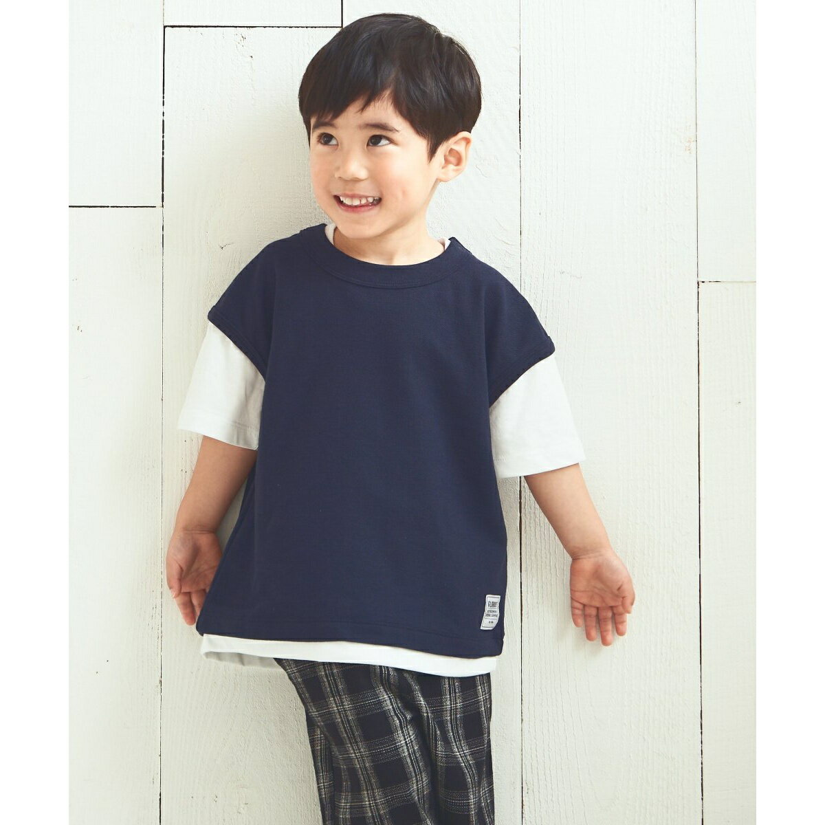 [型番：13032612][アイテム説明]時短コーデにうれしいフェイクレイヤードTシャツ。一枚できちんと感＆おしゃれ見えを叶えてくれます。＜b＞【素材】＜/b＞Tシャツ部分は綿混のさらっとした落ち感のある天竺素材。ベスト部分は表面の凹凸感が...