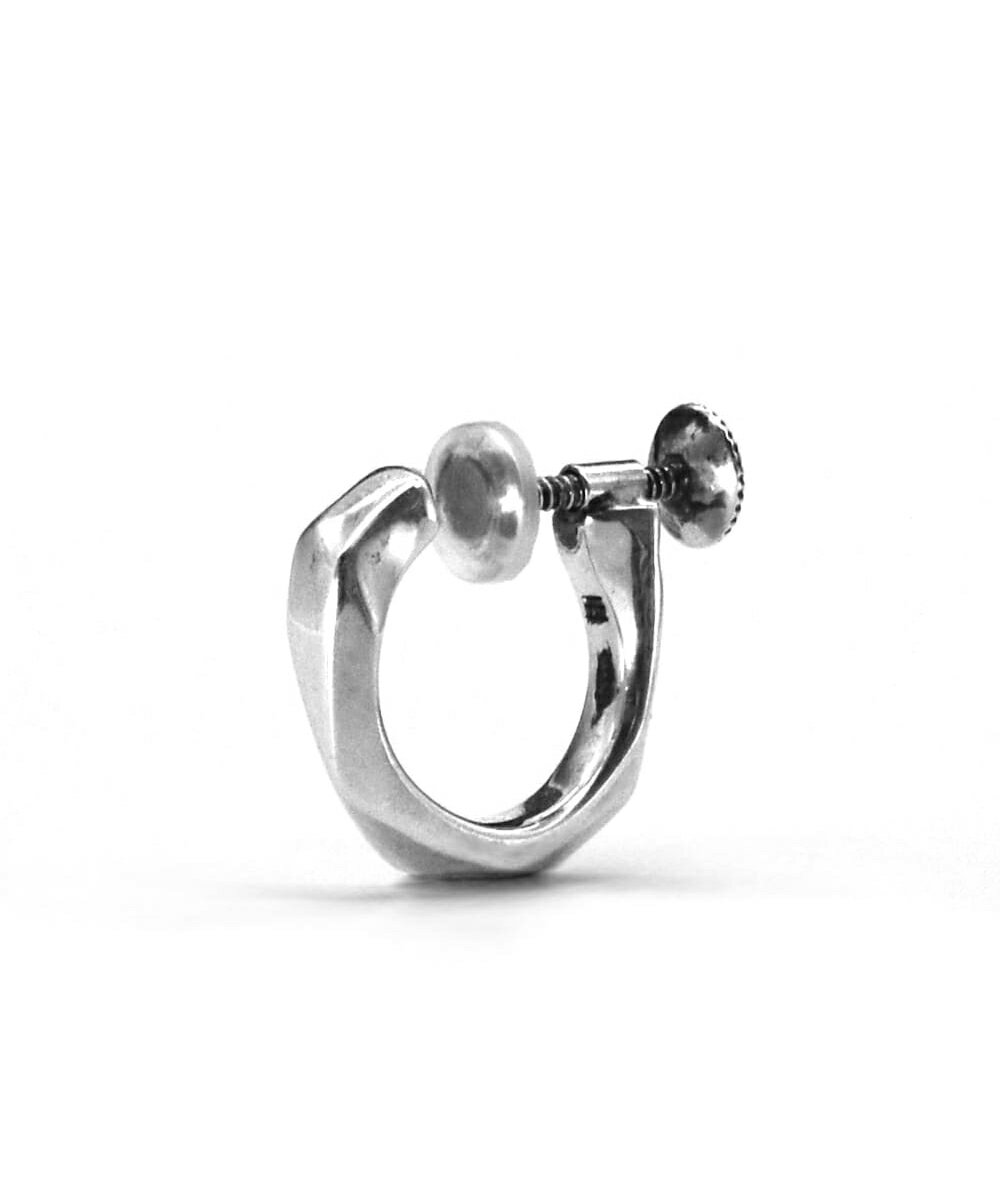 [型番:1ER003A0SV]着用感とデザイン性にこだわったメンズシルバーイヤリング【Silver Earring/Crag-シルバーイヤリング/クラッグ-】ピアスホールが開いていないお客様も楽しんでいただけるメンズシルバーイヤリング。着け...
