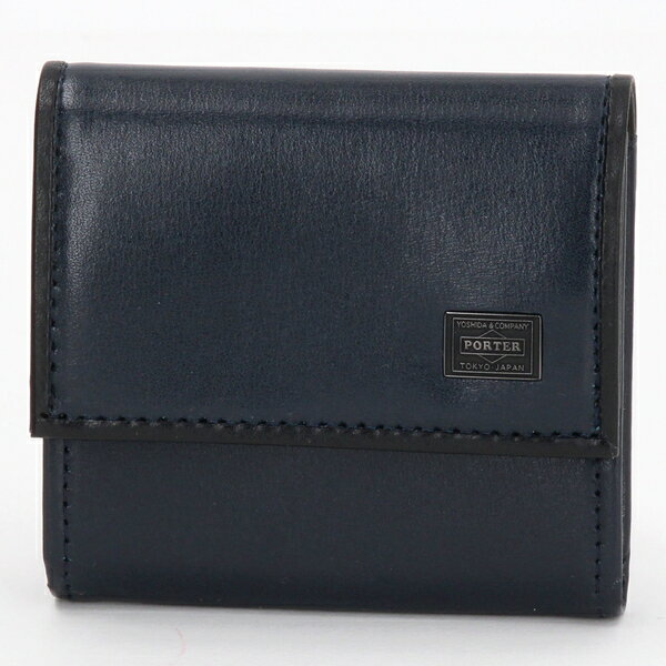 [型番:17903875]ポーター（PORTER）吉田カバンのポータープリュムウォレット。シャープでスッキリとした印象に仕上げるため、角を直角に出し、内装はヘリ返しでまとめています。特徴的なヘリ部分は、表革のヘリを革で三つ巻きし、その革の折...