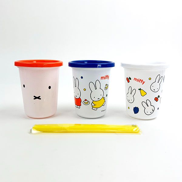 [型番:3226-571398]三種類のかわいいミッフィーの柄のストロー付きコップです。ガラスではないので落としても割れにくいから安心♪容量：320ml■カラー：＊＊9cm×11cm×0cm※(　)で表記されている数字はヌードサイズです。ヌ...