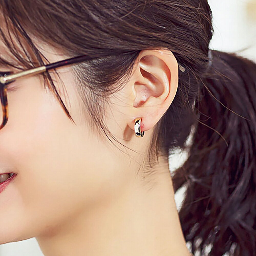 [型番:NOC-015]バネの力で耳たぶを挟むタイプのノンホールピアス。痛くなりにくい仕様で、ピアス感覚で楽しめるアイテムです。イヤーカフとしてもお使いいただけます。※つけ心地には個人差がございます。※バネ部分の開く幅は、デザインによって異...