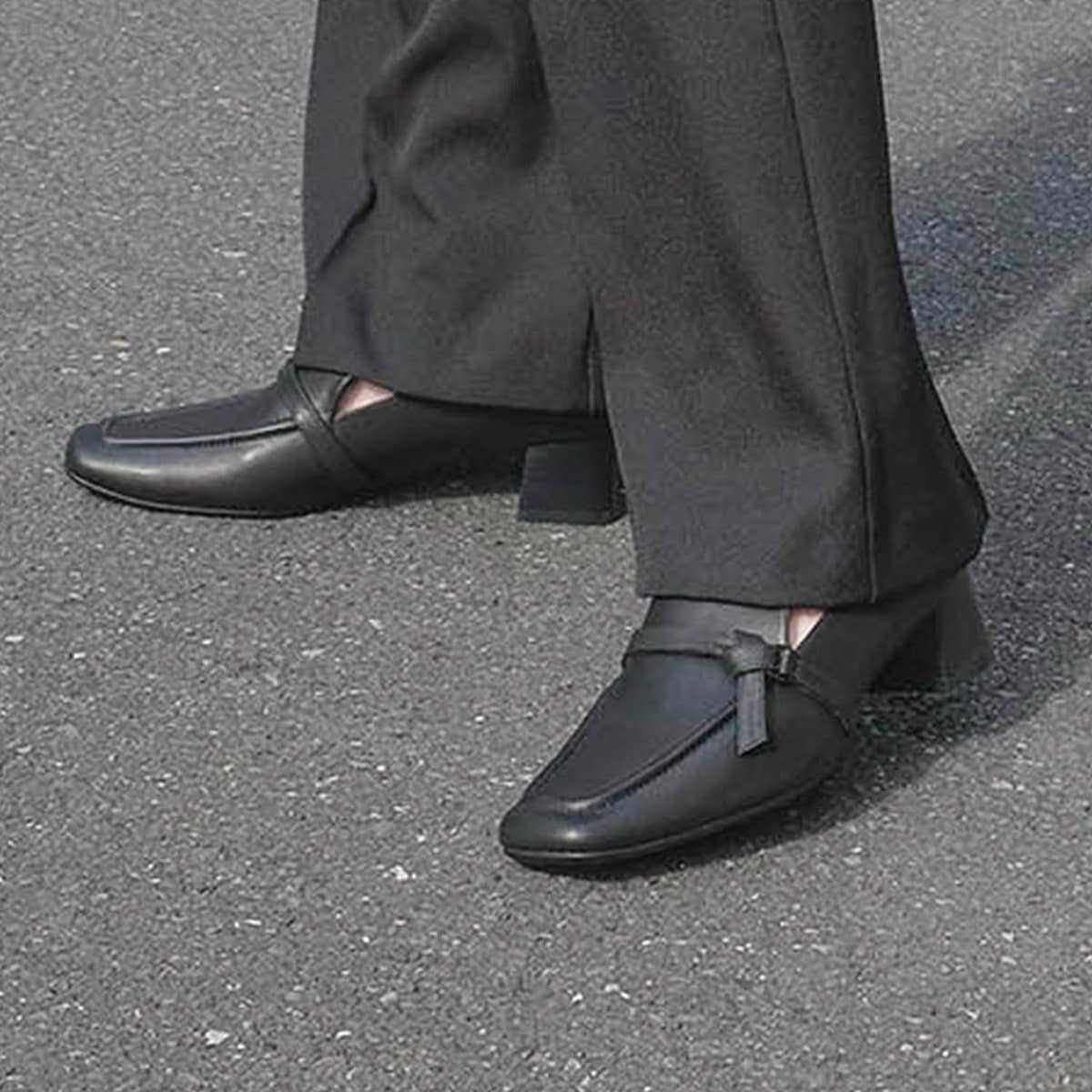 マニッシュな雰囲気漂うヒールアップローファー。パンツスタイルからスカートスタイルまで着回しがきく優れアイテム。チャンキーヒールなので安定感があり履きやすい！オフィスからお出かけまで幅広く活躍する一足です。【着用感】通常のお作りより小さめなお...