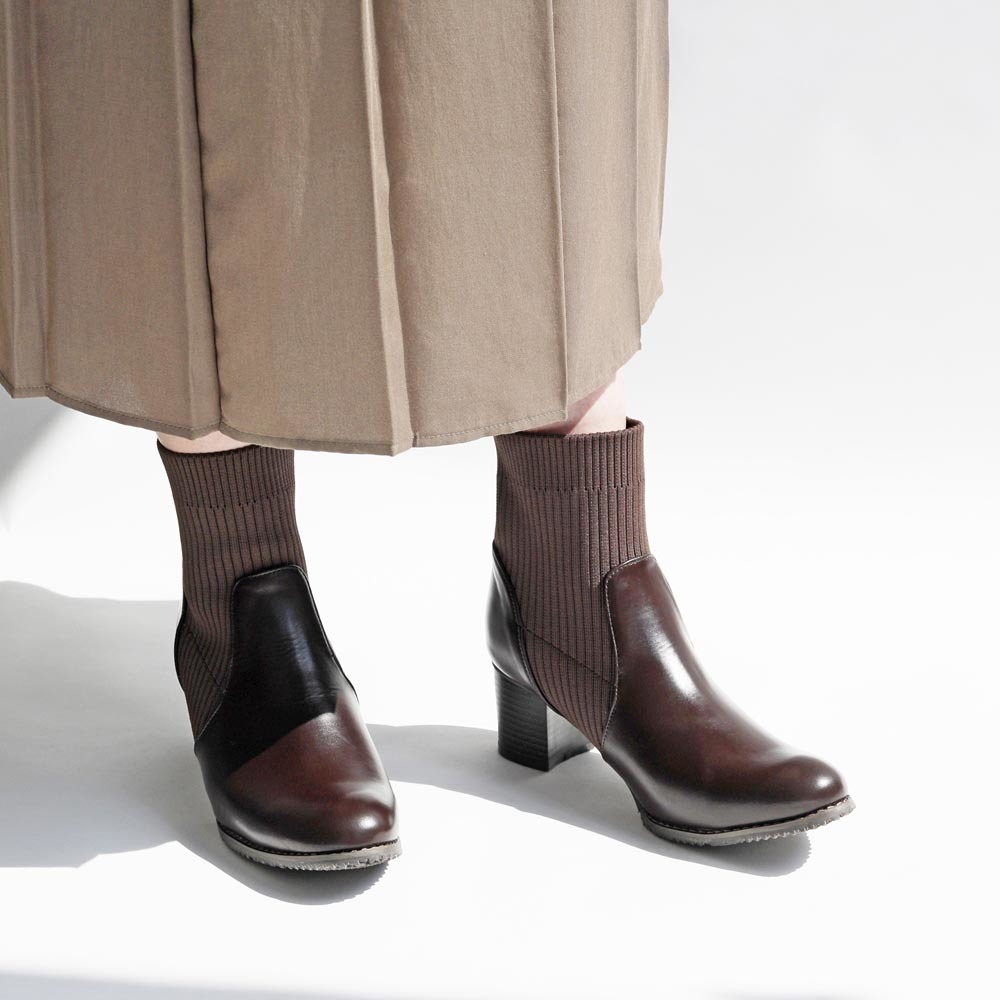 注目の伸縮性のある「ソックスブーツ」取り入れやすいリブニット×合皮のコンビでいつものコーデも新鮮な印象にチェンジ！●オススメPOINT・注目の「ソックスブーツ」・伸縮性がありフィットする「リブニット生地」・履くだけで細見え＆トレンドな足元・...