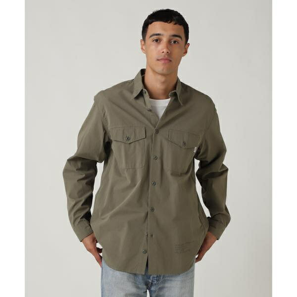 [型番：7833920007]スタンダードであり、アメリカントラディショナルなワードローブ。いつでも気兼ねなく着れる。シンプルな中にブランドのアイデンティティを再現したアイテム。《商品詳細》・少しゆとりを持たせたシルエット・左裾部分にポイン...