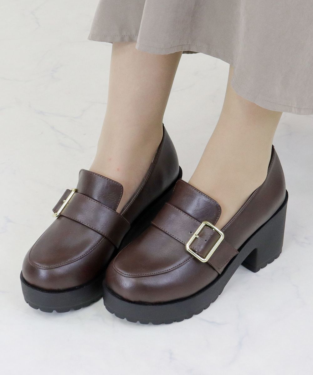 [型番:3055]定番人気ローファーデザインのバックルローファーが登場!!　上品なガーリーなムードをアシスト!!　太めのHEELで安定感抜群!!オールシーズンOK!　ソールは軽量なのでヒール初心者にもおススメです♪INSOLEにはスポンジが...