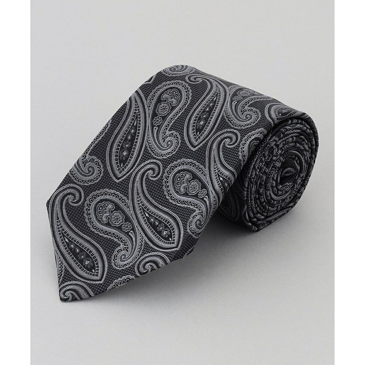 [型番：TRGOSW0058]-西陣ネクタイ-京都西陣地区で織られる生地を使ったネクタイです。縫製は日本国内の職人により作られます。●染色シルクの染めは「枷染め」と言い今では着物くらいにしか使われなくなった染色技法です。シルクは伸びたら痩せ...