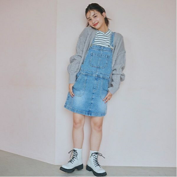 [型番：8343126]コーディネートに合せやすいデニムジャンスカです。タンクにシャツを合わせてオトナっぽコーデを楽しんでも、チビTとの韓国ギャルっぽいスタイルも可能なアイテム。インナーを変えればシーズンレスで着用できる万能さを兼ね備えてい...