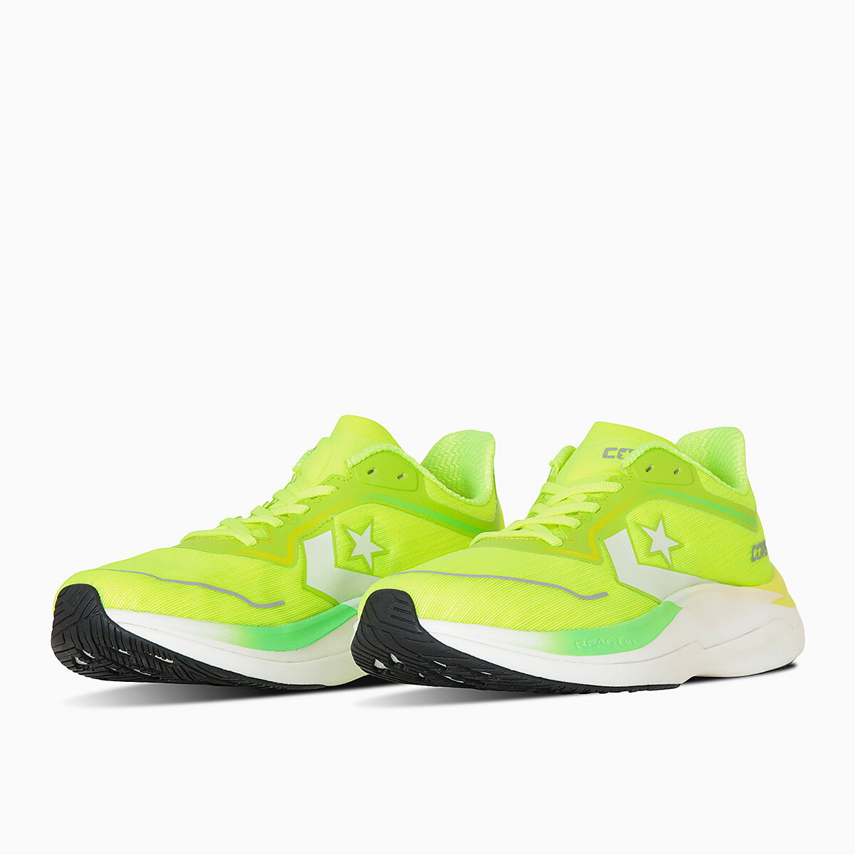 [型番:34202104]コンバースのランニングレーベル「CONVERSE　RUNNING」のランニングを楽しむためのパフォーマンスモデル。アッパーは軽量で伸縮・通気性に優れたメッシュ素材を採用。ミッドソールには「REACT ATS」と「ガ...