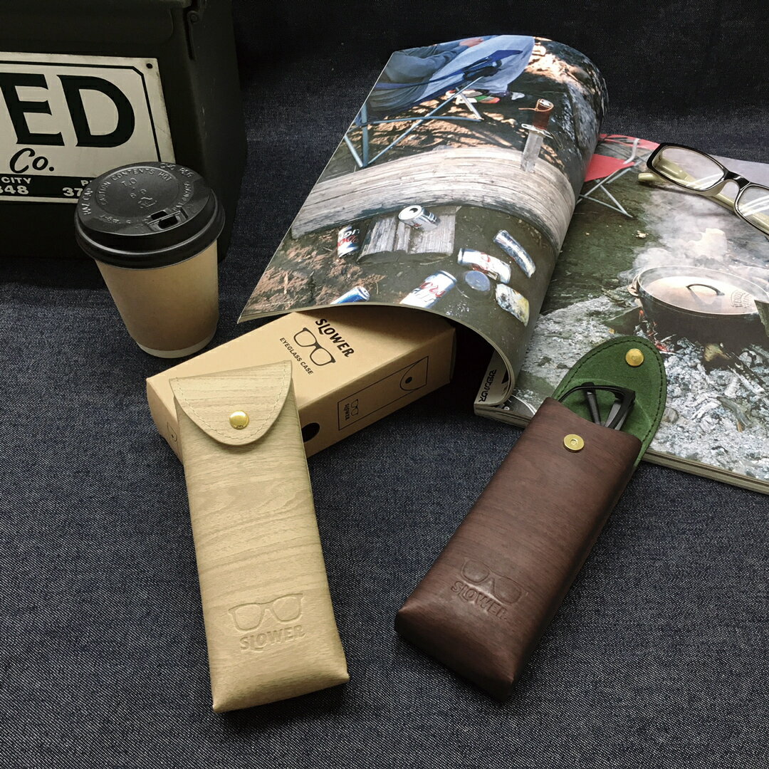 [型番:SLW530]表面は木目調の縦型メガネケースで、しっとりとした肌触りがあります。落ち着いた木目調なので、年齢を問わずギフトにもおすすめです。＊インナーカラーGREEN■カラー：ウッド58 x 38 x 158(H) mm本体重量：6...