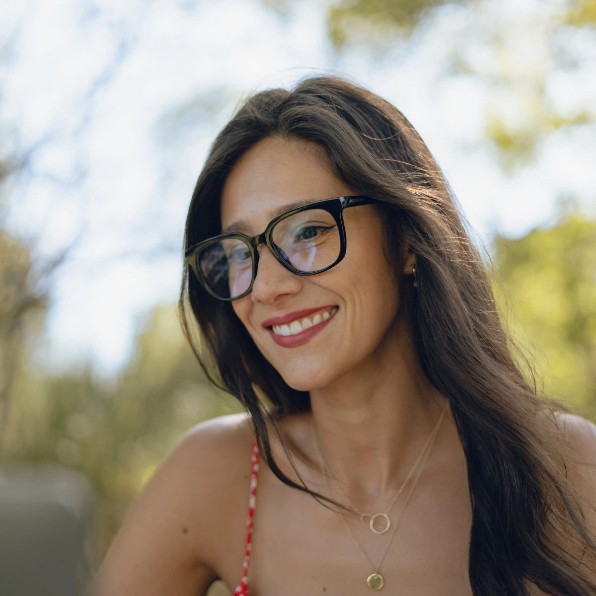 [型番:440785]【デザイン】●フレームにリサイクルされたプレミアムなHDPE素材を使用した、環境に優しいPCメガネです。●軽量で疲れにくく、集中力を維持できます。●軽量なポリカーボネート製のレンズで、耐衝撃性があります。●ブルーライト...