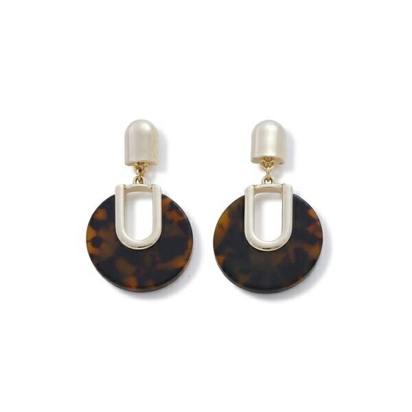 [型番：0314290808]少し厚みのあるマットリング樹脂とメタルのコンビピアス。オーバル型のメタルとリングの樹脂の組み合わせがモダンな印象で、存在感のあるリングが動くたびに揺れ、顔回りを華やかにしてくれます。スタイリングをシャープに印象...