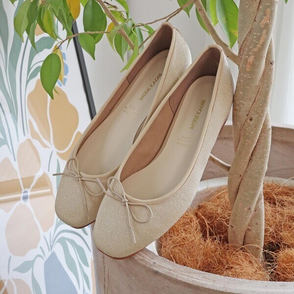 [型番:6285]【Summer Collection】春夏の足元に華やぎを添える、キラキラなチュール素材のバレエシューズが新登場！チュールにちりばめられた上品なラメが日差しに映えて、華奢見え効果も◎カジュアルなジーンズやきれいめワンピース...